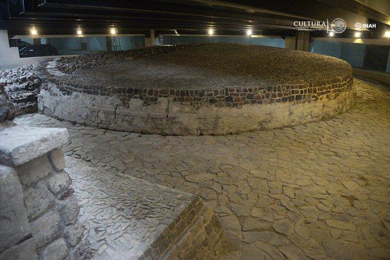 'Archaeological window' offers glimpse of ancient temple in Mexico City