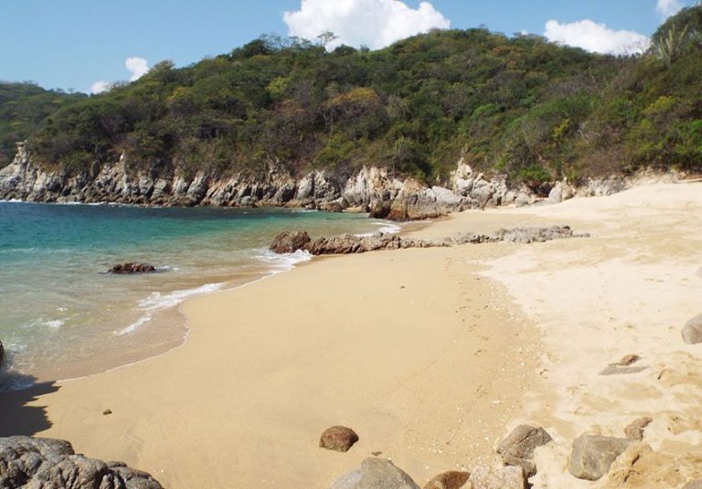 Huatulco is a delightful destination of beaches and bays in Oaxaca