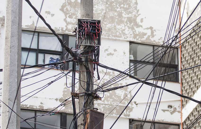 Nearly 5,000 cases of electricity theft in Oaxaca market a 'time bomb'