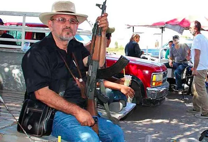 Founder of self-defense force takes up arms again in Michoacán