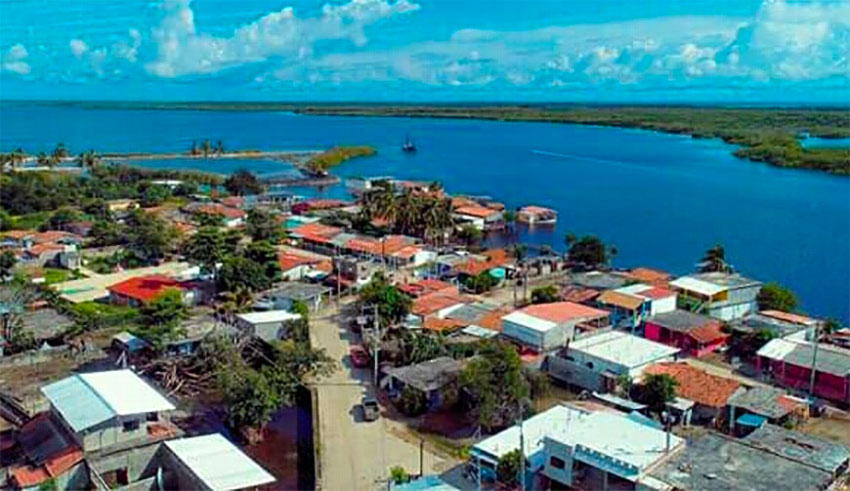 Guerrero police strike over uniforms and equipment