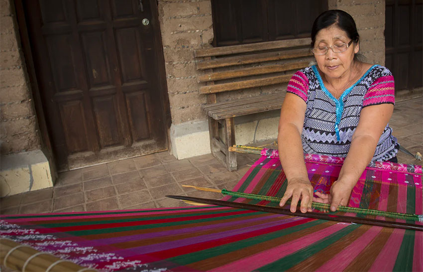 Mayan weaver wins Mexico’s highest cultural award for her life’s work