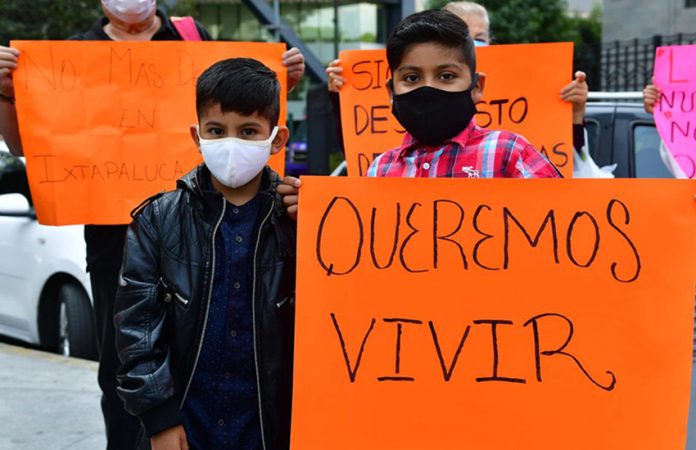 Health minister sees right-wing coup efforts in cancer meds protests