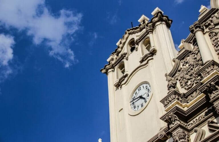 Clocks change: daylight saving time ends Sunday morning