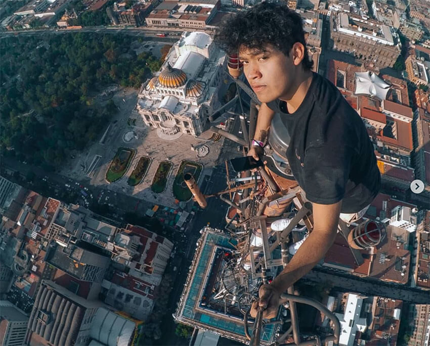 YouTuber scales 182-meter-high antenna atop Torre Latinoamericana