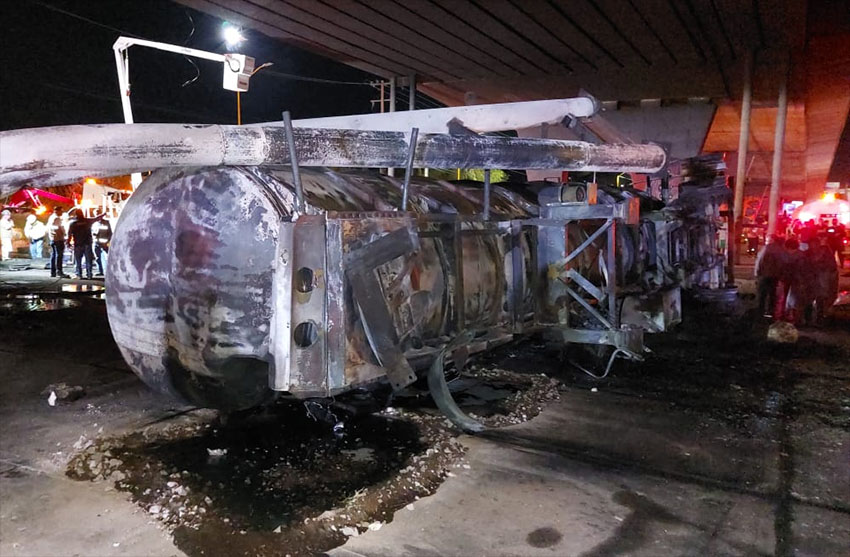 Tanker truck crash triggers massive fire in Aguascalientes