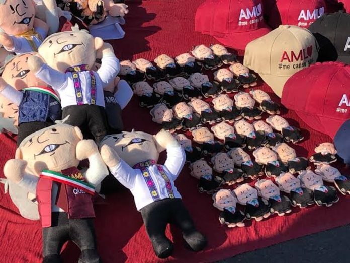 Diplomacy, deployments and dolls: the week at the mañaneras