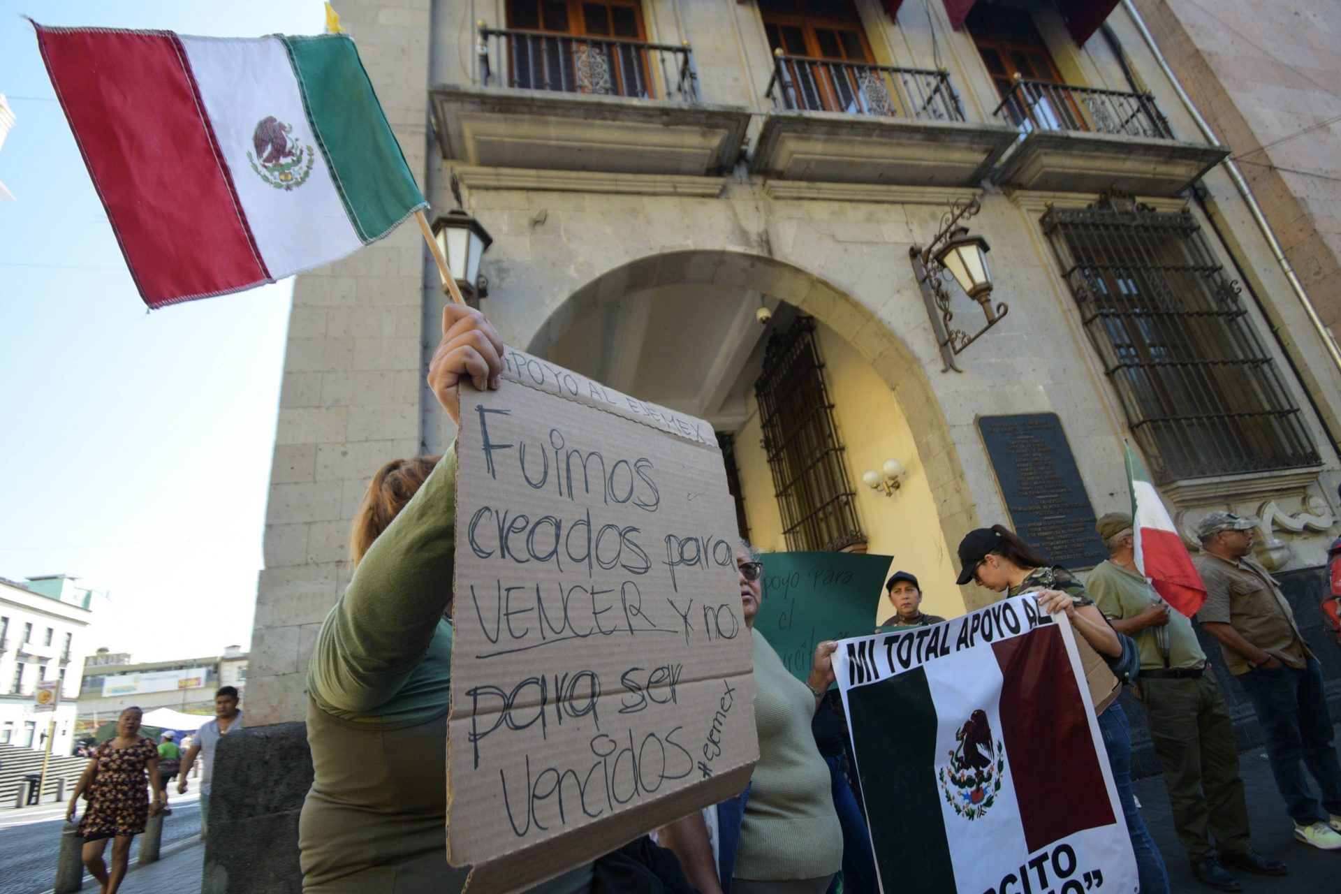 Pro-military protesters call for release of arrested soldiers
