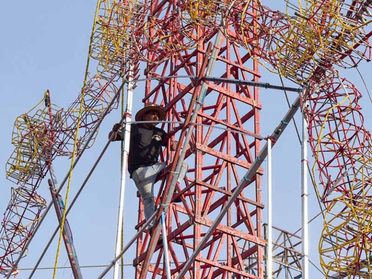Tultepec's 'castles': an art born from Mexico’s fireworks obsession