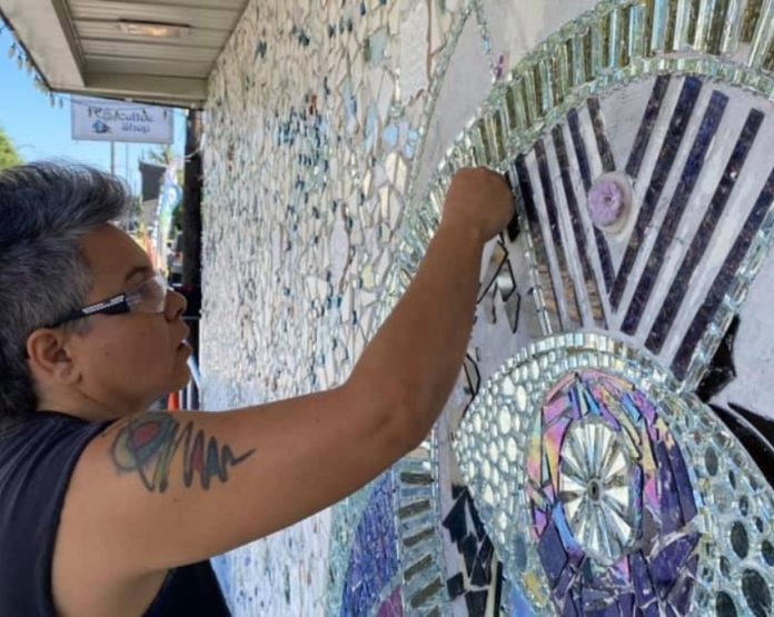 Mexican tile artists' contribution to their craft's homeland