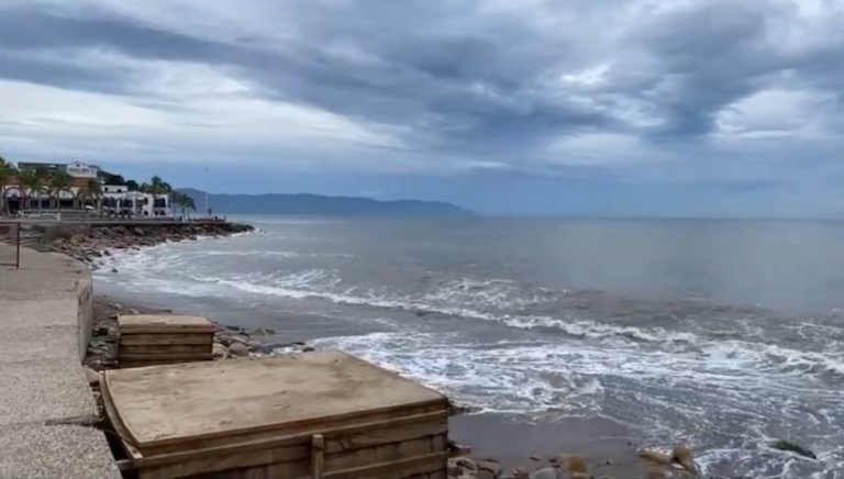 Hurricane Lidia approaches Puerto Vallarta