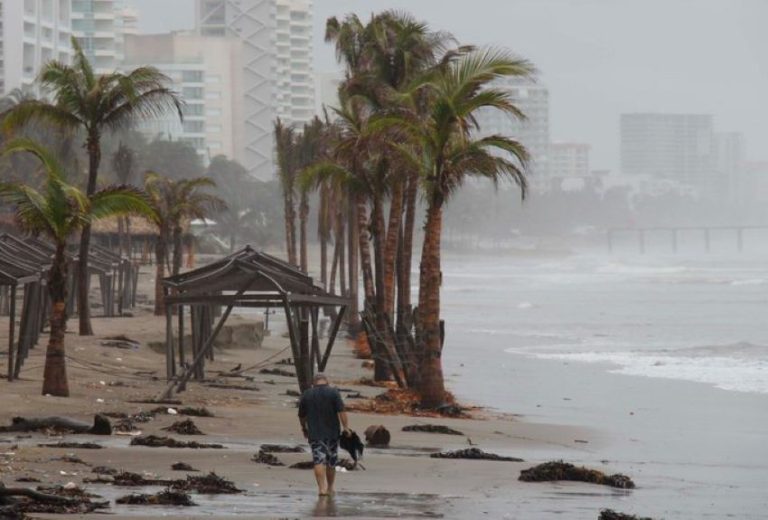 Hurricane Lidia weakens after landfall in Jalisco, leaving 1 dead