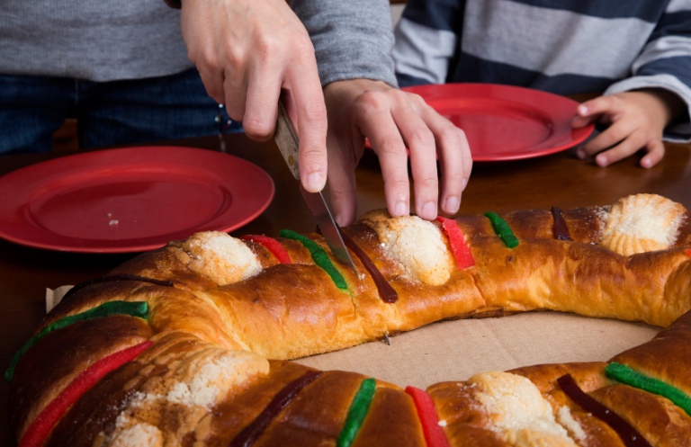 The sweet Rosca de Reyes, a flavorful dive into Mexican traditions