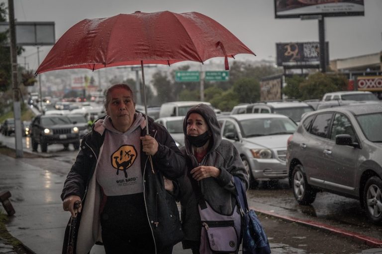 Heavy rain causes flooding in Baja California