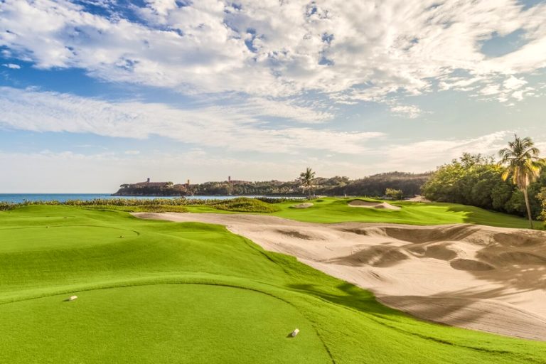 Decree makes Tangolunda golf course in Huatulco a national park