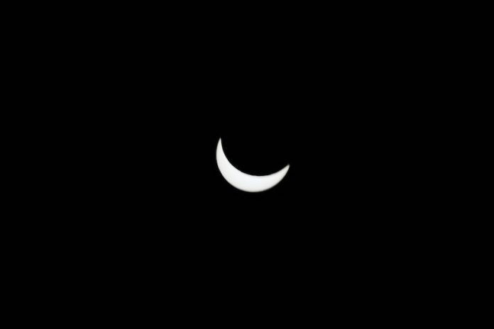 First look: Total solar eclipse mesmerizes Mexico