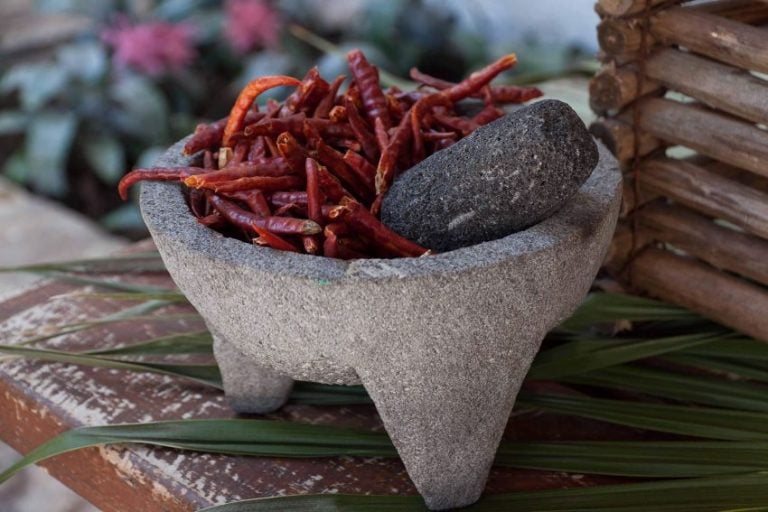 How to use a molcajete and what to cook with it