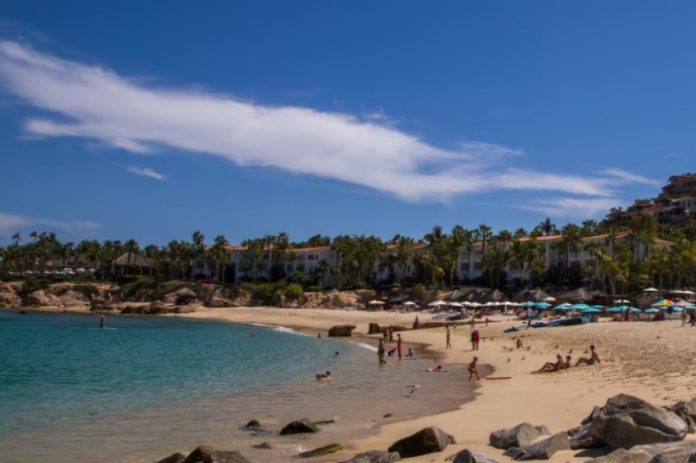 Los Cabos news: Garbage, taxes and fiestas