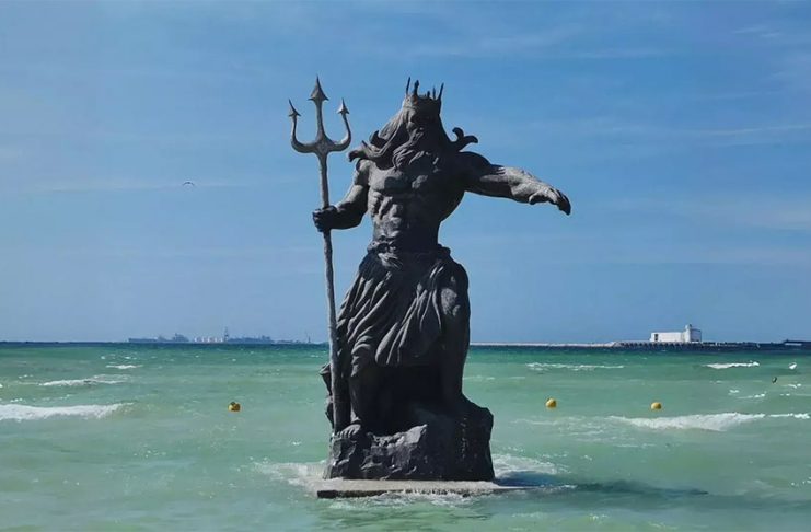 Police guard Poseidon statue in Progreso after viral call to destroy it