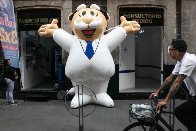 Low-cost Mexican pharmacy brand Dr. Simi opens first US store