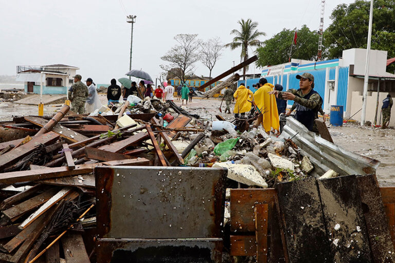 Hurricane Erick makes landfall in Oaxaca as a Category 3 storm